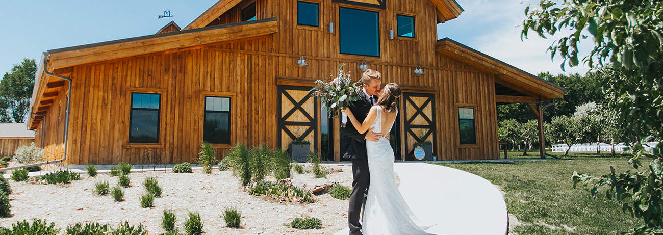 Meadow Barn & The Veranda Sioux Falls Wedding Venues